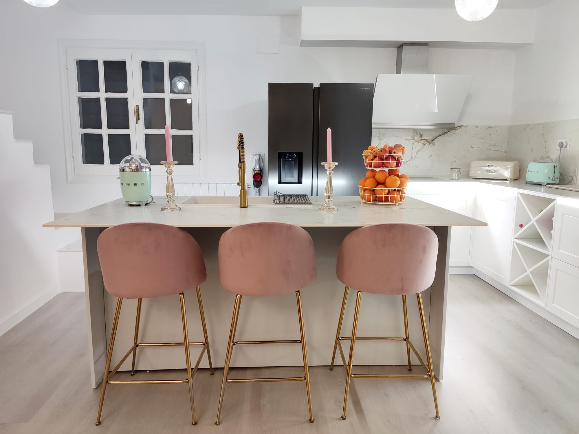 10 increíbles modelos de cocinas con isla para transformar tu espacio